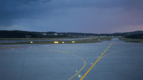 The Guide To Airport Runway Lights Color And Spacing